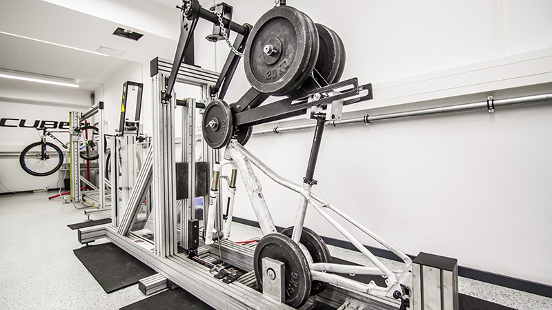 TESTLABOR#N# - TECHNOLOGIE #N# - CUBE WORLD #N# #N#| CUBE Bikes