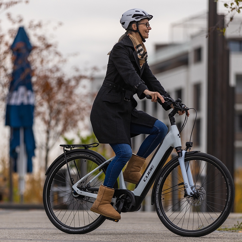 SUPREME HYBRID - CITY - TREKKING - E-BIKES | CUBE Bikes
