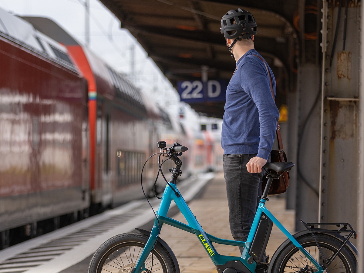 COMPACT HYBRID - COMPACT & FOLDING - TREKKING - E-BIKES | CUBE Bikes